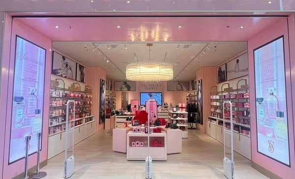 Cuánto cuesta comprar en el primer local de Victoria’s Secret en ...