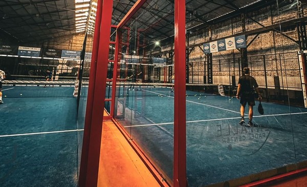 Convierten un edificio fabril en un complejo deportivo de moda | Punto Biz