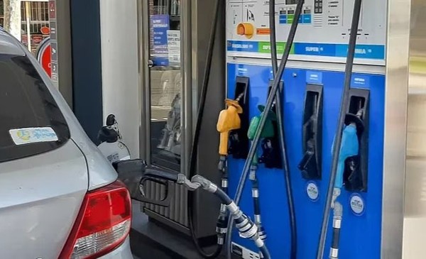 Cuáles son los descuentos para cargar nafta y gasoil en marzo | Punto Biz